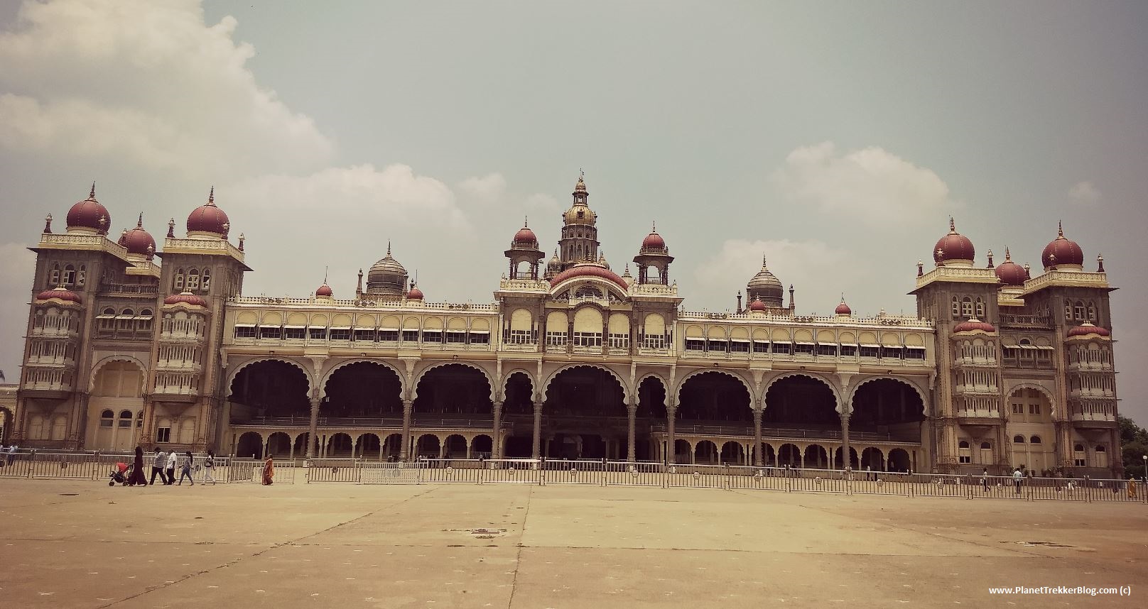 A visit to the magneficiant Mysore Palace – also know as Amba Vilas ...